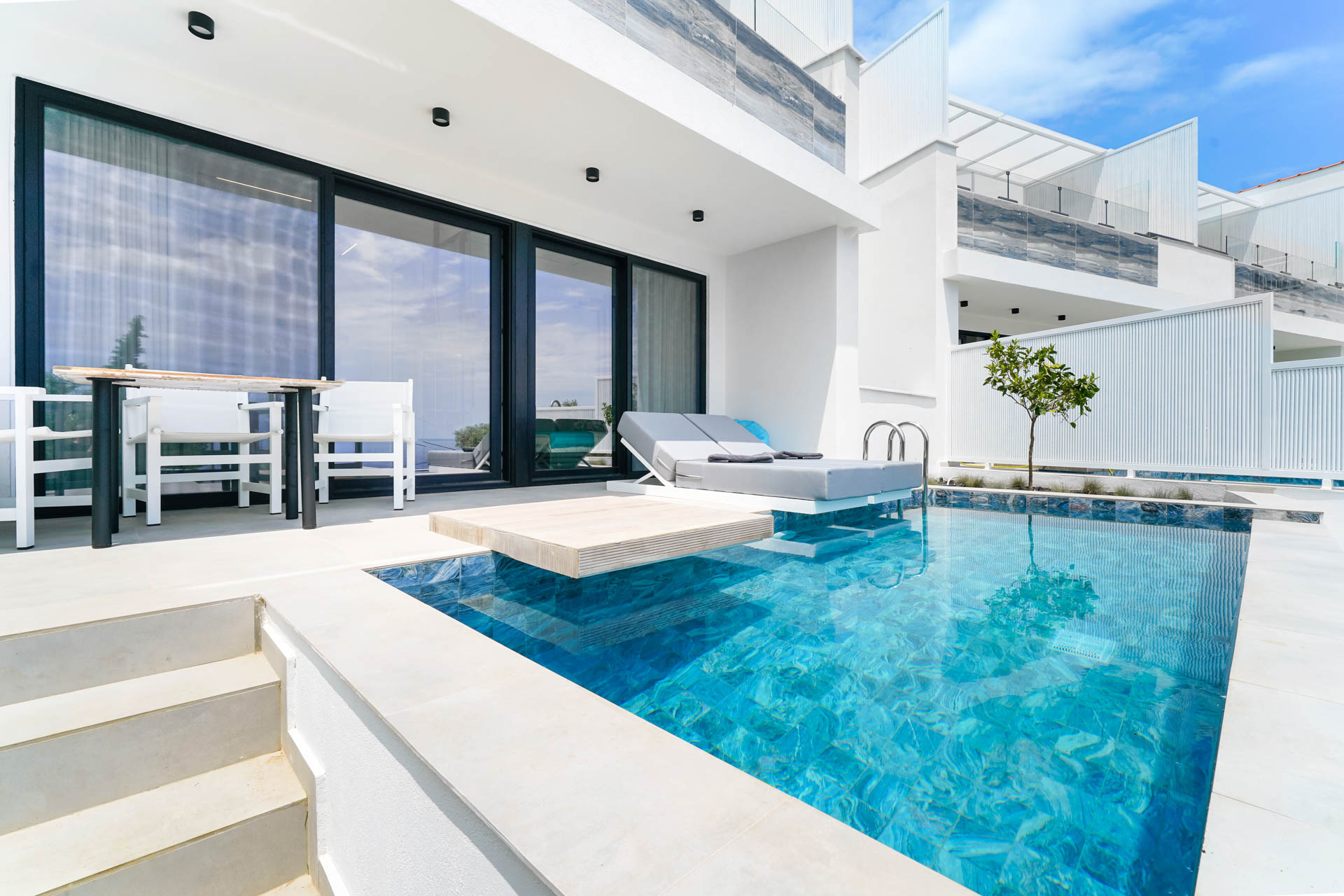 Home • Mythodea Prive